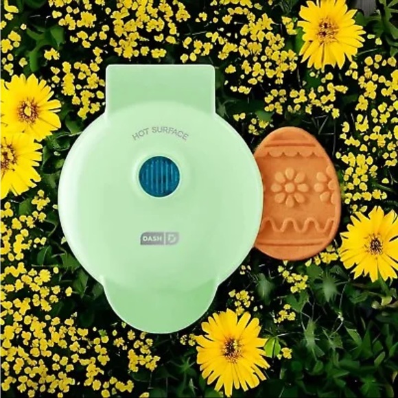 dash | Kitchen | Dash Mini Waffle Maker Easter Egg Shape Light Green ...